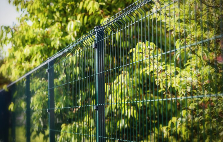 V Mesh Fencing - Industrial Handrail & Safety | BM Steel
