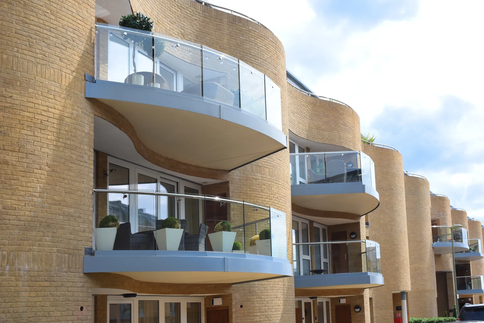 Guide To Glass Frameless Balustrades | BM Steel