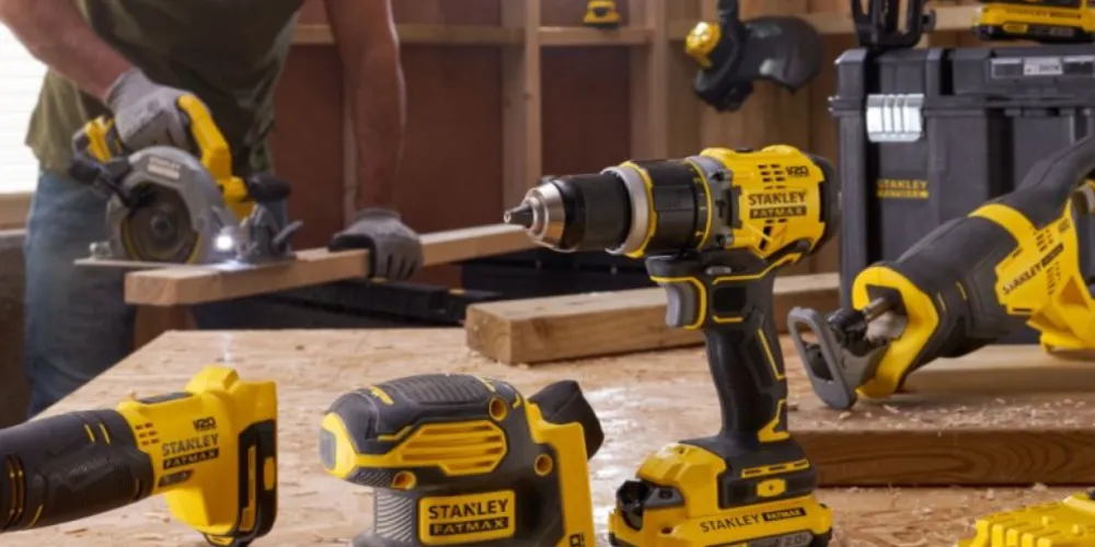 Stanley: Tools, Screwdrivers, Knives, Sets & More | BM | BM Steel