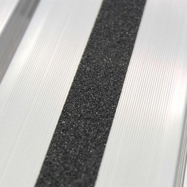 Faithfull - Fold Away Step Up Aluminium L100 x H52 x W30cm | BM Steel