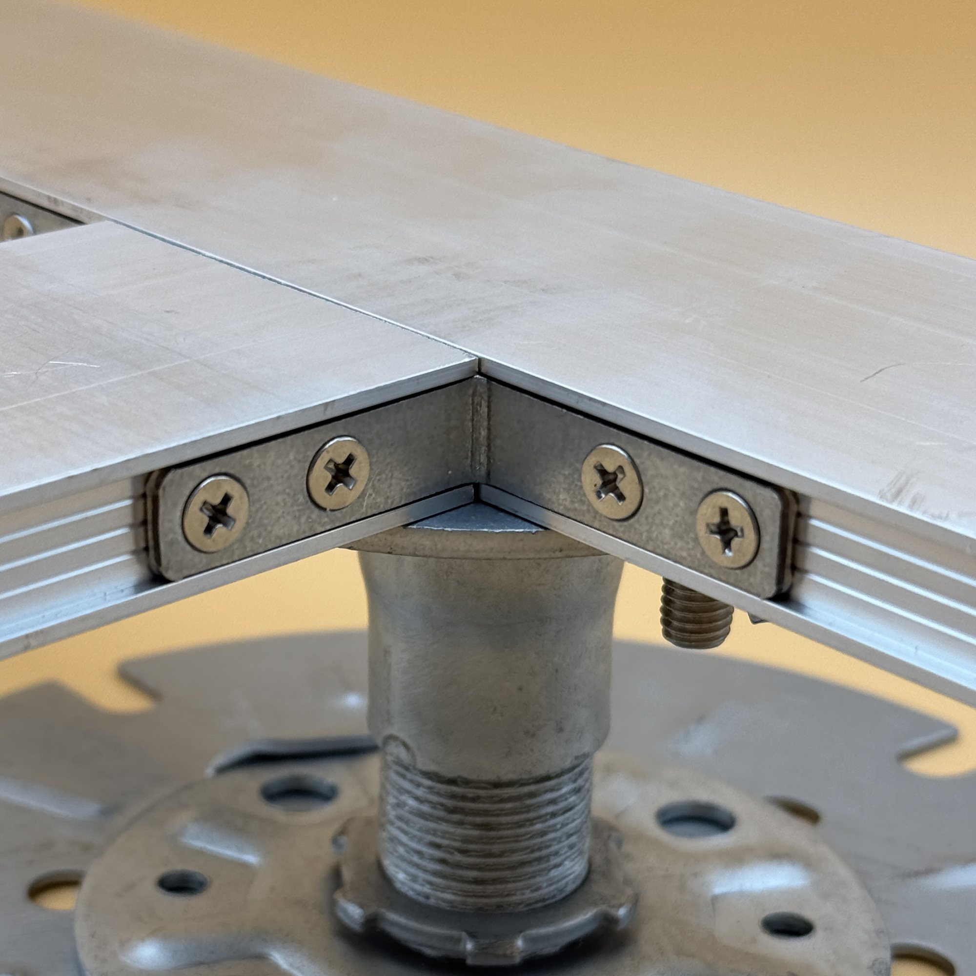Class A Right Angle Bracket for 25mm Rail | BM Steel