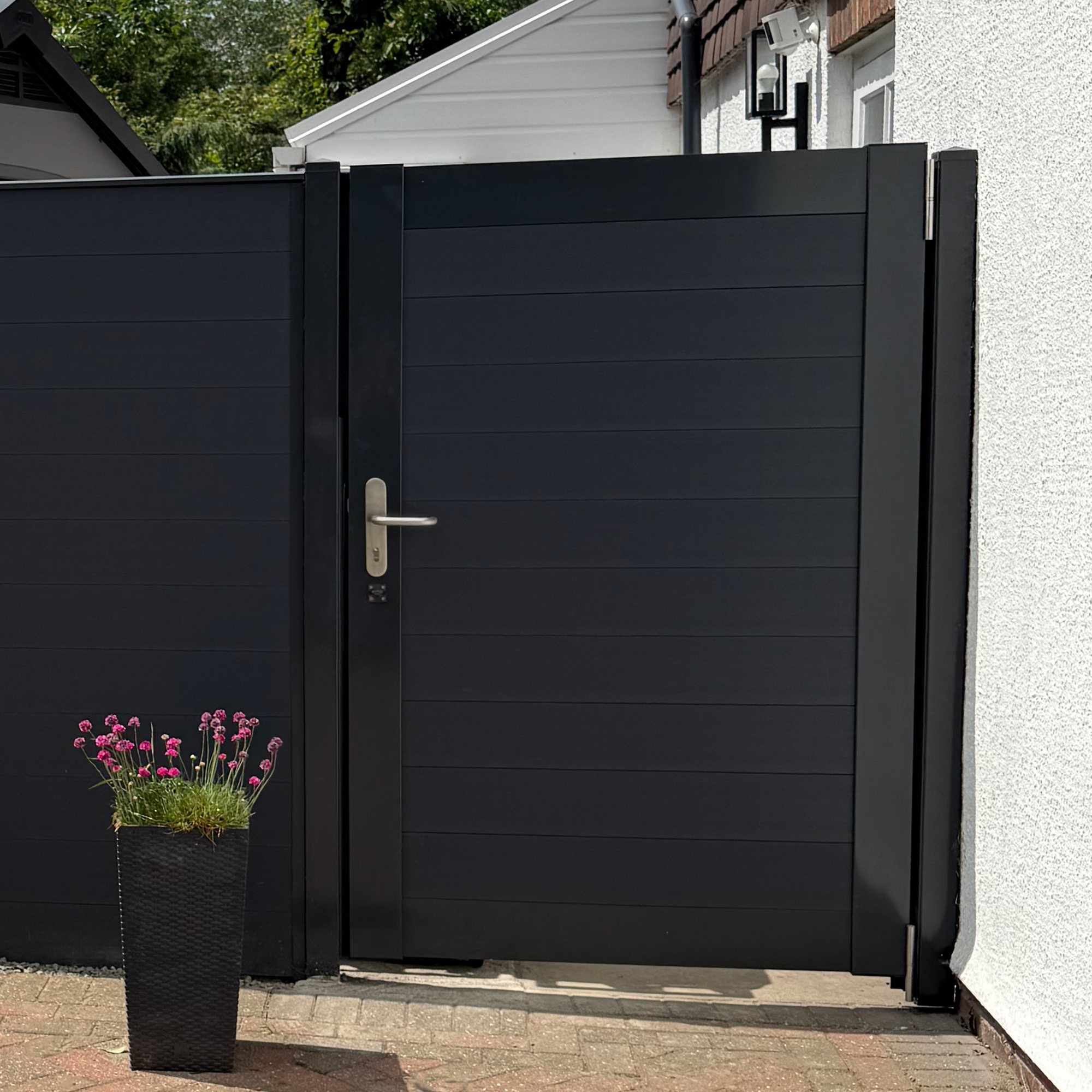 DuraPost® Aluminium Gate Frame - Black | BM Steel