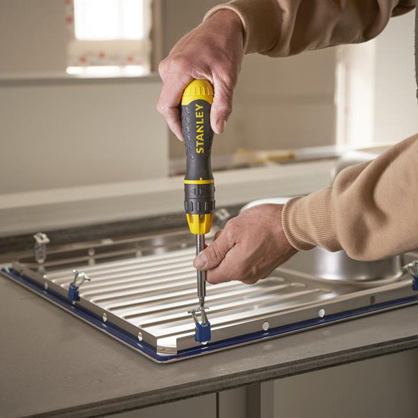 STANLEY - Multibit Ratchet Screwdriver &10 Bits | BM Steel